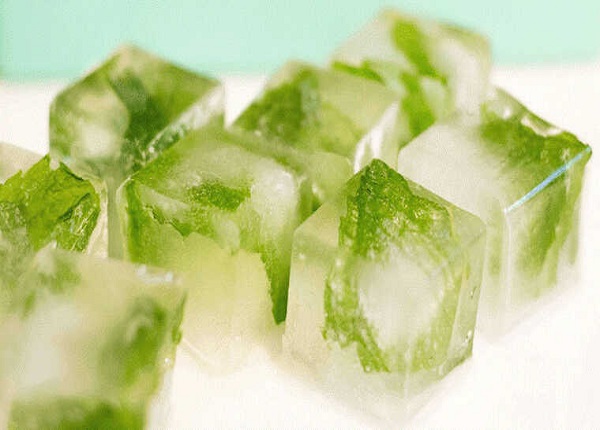 Có hiệu quả không khi sử dụng đá lạnh để điều trị mụn?