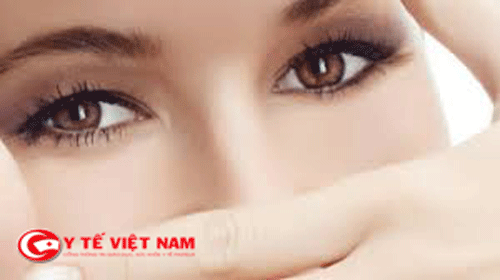 Bác sĩ chuyên khoa khuyên đau mắt đỏ kiêng gì nhanh khỏi?